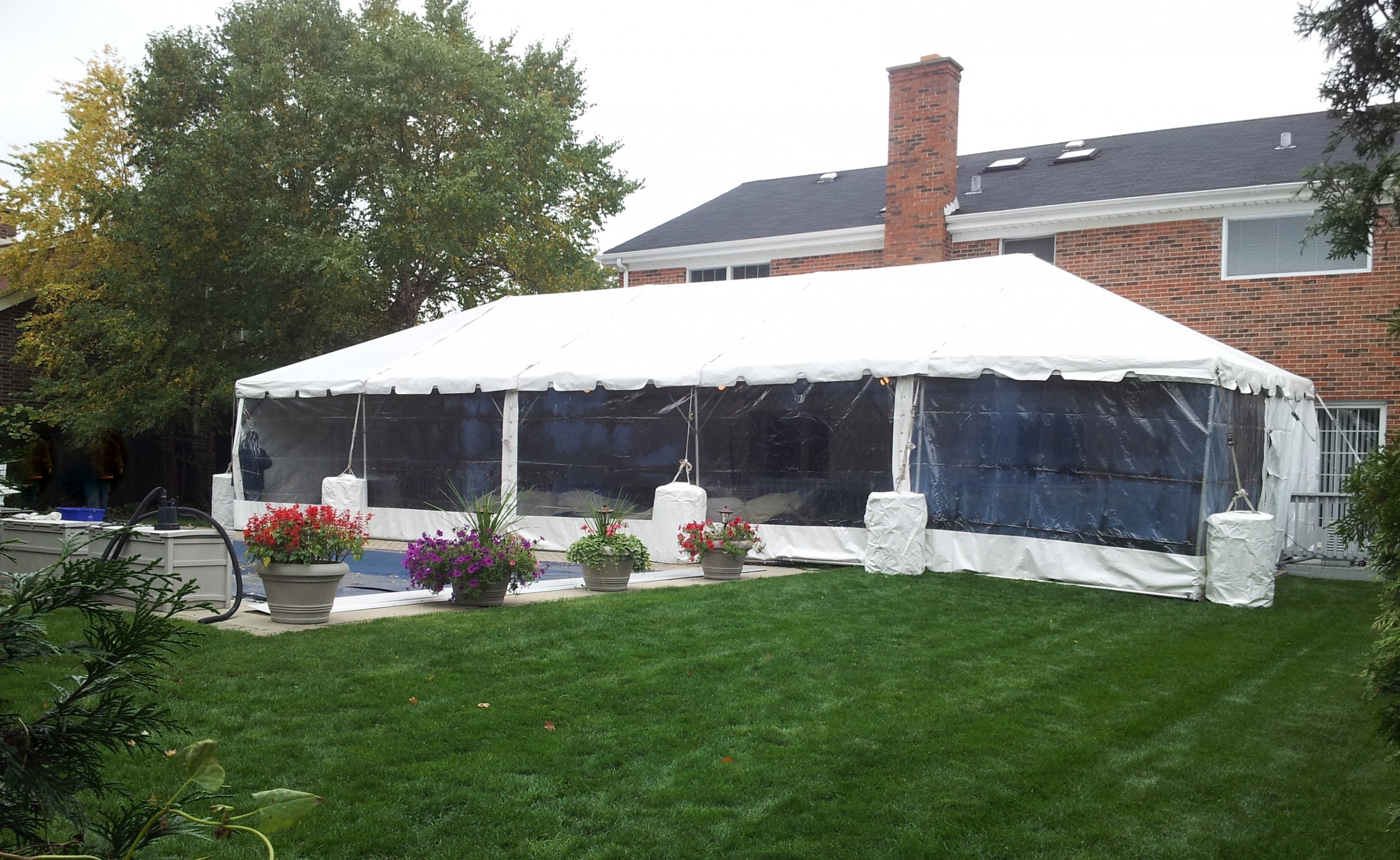 Backyard Party Tent Rental Companies in Chicago Il | Chicago Tent and ...